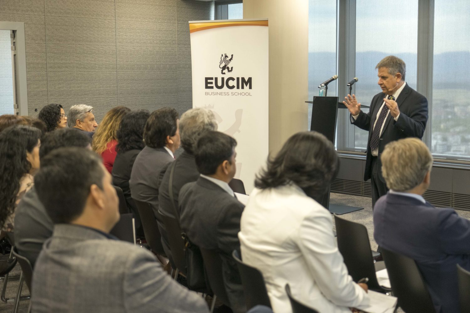 Se realizó en Madrid el Simposio “Liderazgo en un mundo imperfecto y ...